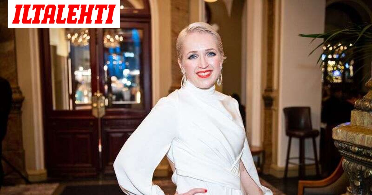 Anna Perho julkaisi yhteiskuvan Anna Puun kanssa hauskalla ...