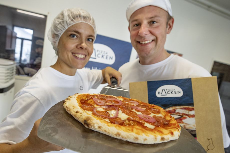 Esa ja Pia kehittivät pakastepizzan, jollaista ei ole ennen Suomessa nähty
