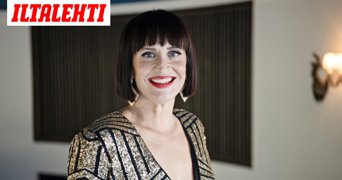 HS: Maija Vilkkumaa valmistui maisteriksi