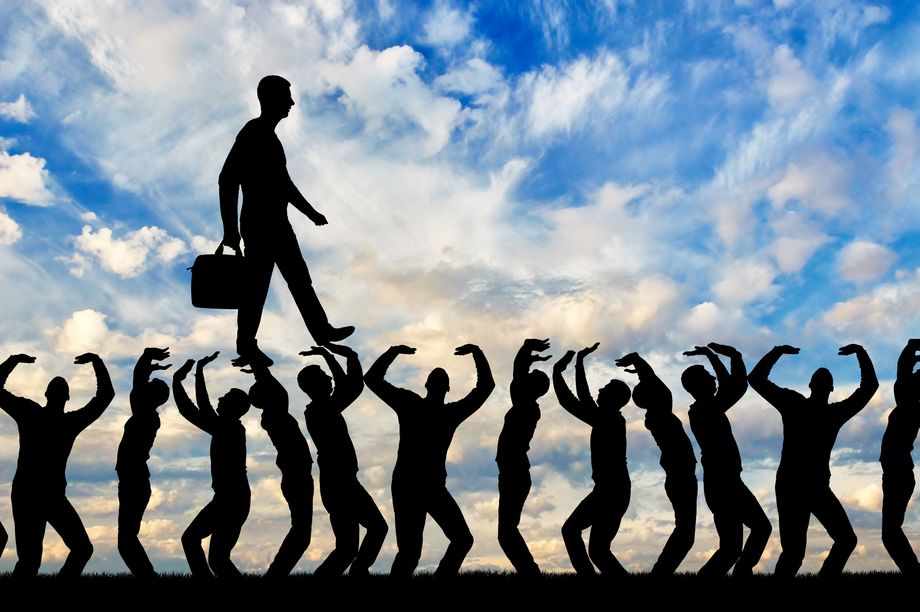 Tunnista narsistin ansat: 3 tyypillistä