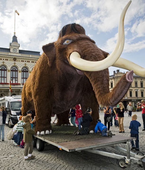 Mitä ihmettä? Mammutti keskellä kaupunkia