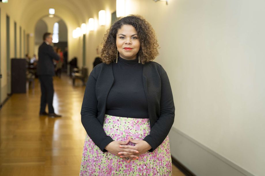 Fatim Diarran ja hänen miehensä lahjamatka herättää kysymyksiä – Näin ...