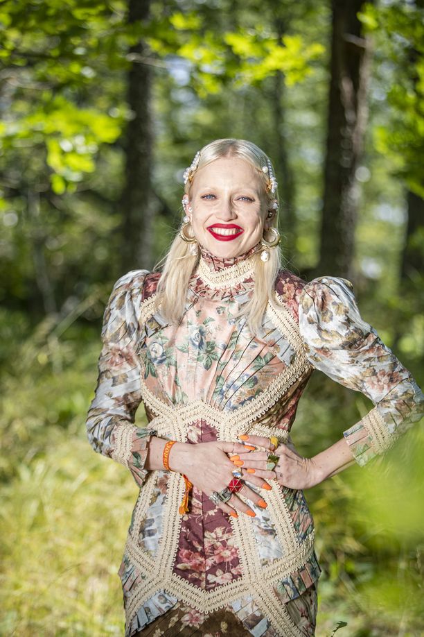 Chisu ja Jori Sjöroos menivät naimisiin - fanit ja ystävät onnittelevat ...