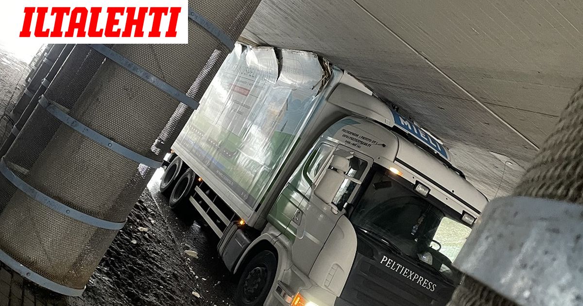 Erikoinen tapaus Korsossa – Rekka jumissa sillan alla