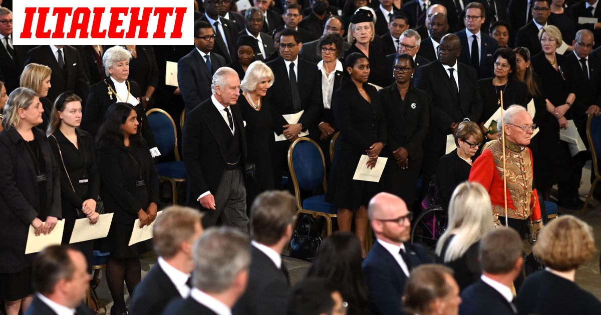 Kuningas Charles ja Camilla vierailevat Britannian parlamentissa