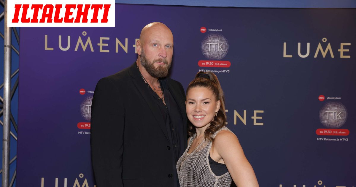 Robert Helenius ja Viivi Pumpanen poseeraavat ensimmäistä kertaa ...