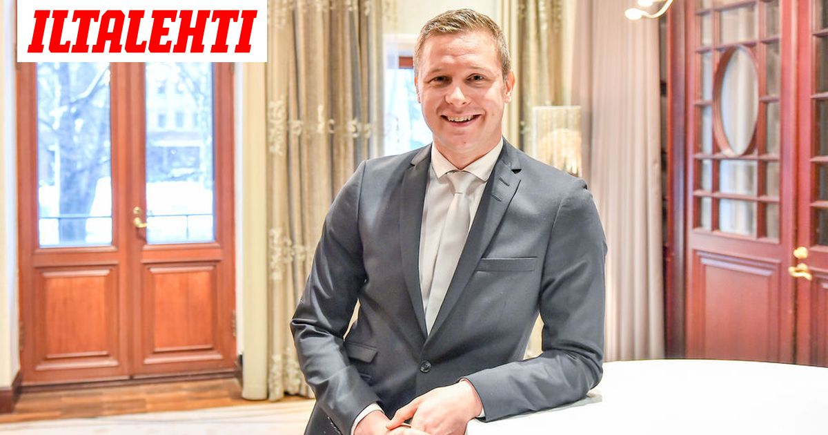 Suomen Bachelor-Tuomas osti päheän avoauton: "Elämästä pitää nauttii"