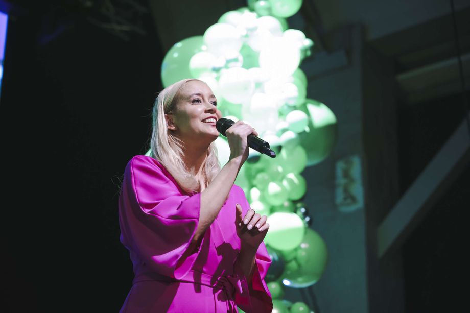 Kommentti: Sofia Virta sanoi, että puoliso ei kommentoi – Kohta soi puhelin ja pötypuheet ...