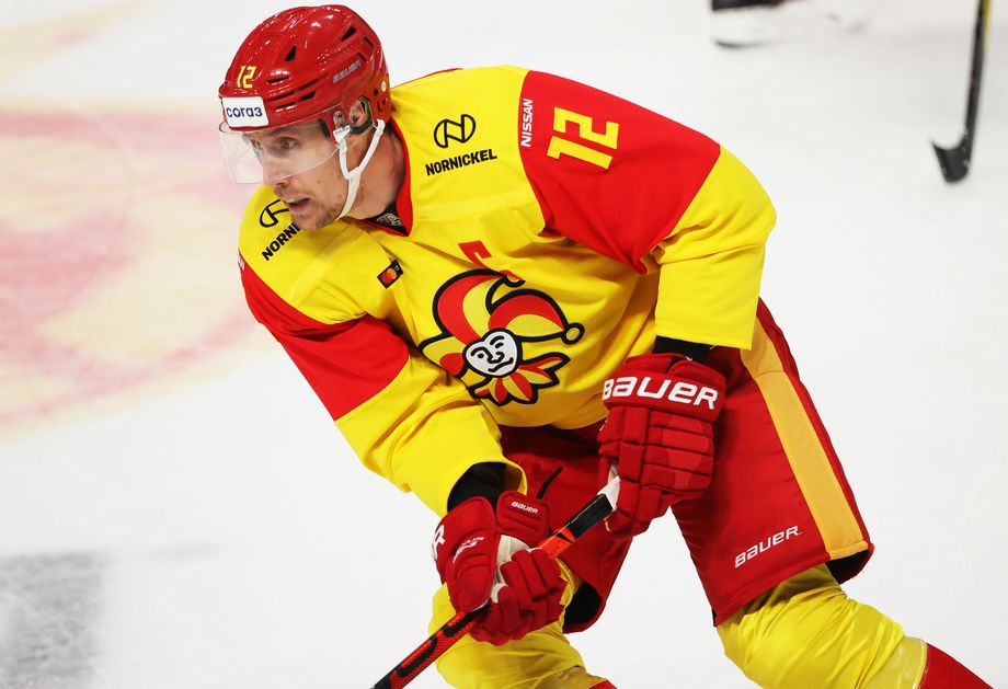 Mörkö-Marko tappeli, vastustajalta rivo ele vaihtopenkille – Jokereita ...