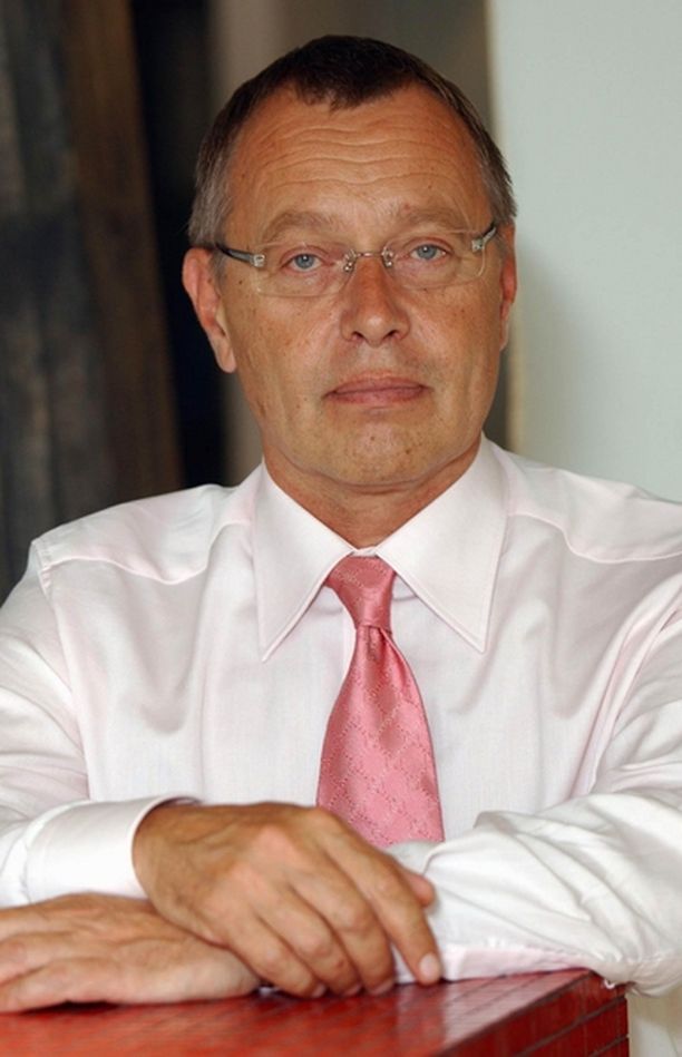 Antti Piippo paljastaa kirjassaan kohuyön tapahtumat
