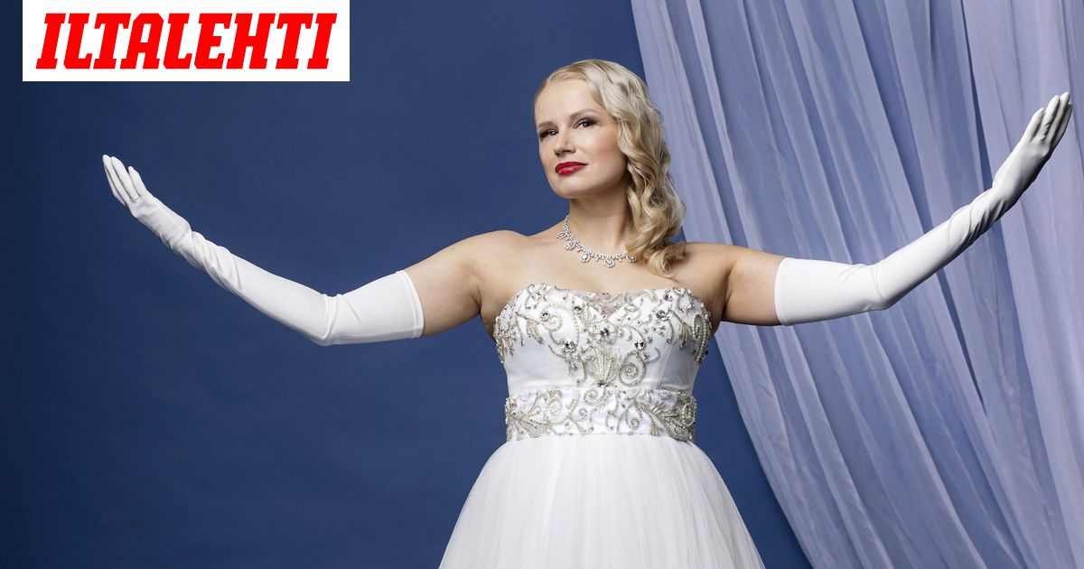 Näyttelijä Reeta Vestman Linnan juhliin entinen esiintymisasu yllään