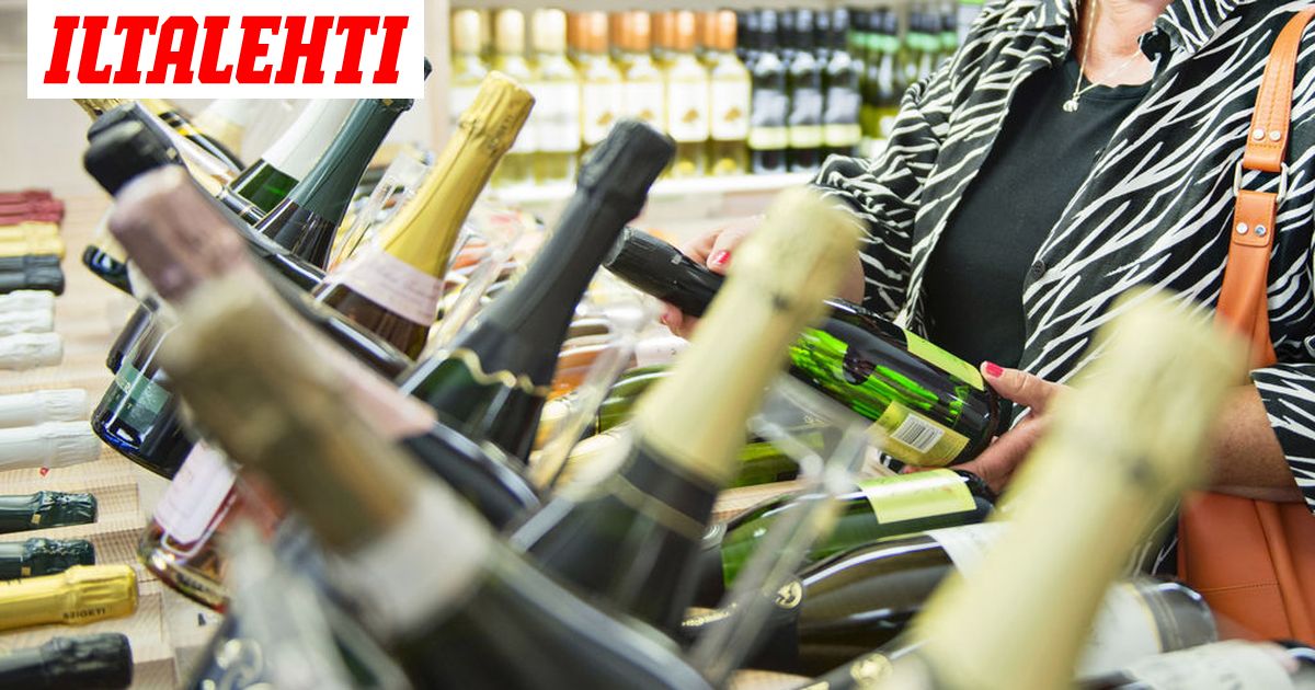 Asiakas ihmeissään: Alkossa ei voinut maksaa kahta pulloa brandyä 500 ...