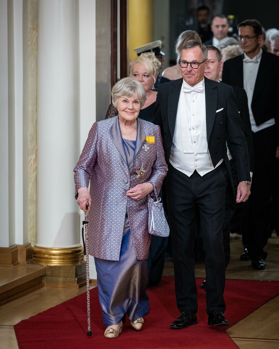 Käsidesimiehet ja huomion varastanut puku – Muistatko nämä Linnan ...