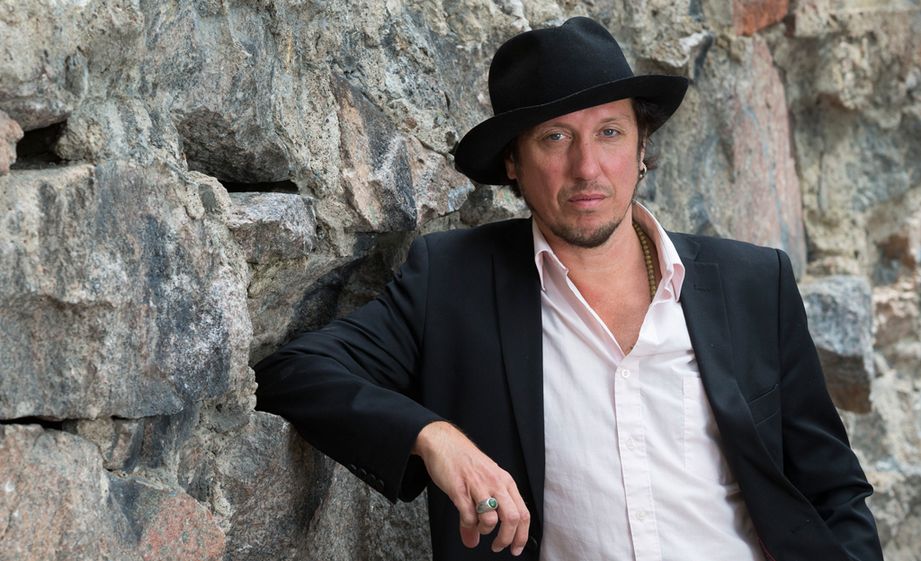 Tiedätkö tarinan taiteilijanimen takaa? Näin Sami Takamäestä tuli Sam Yaffa