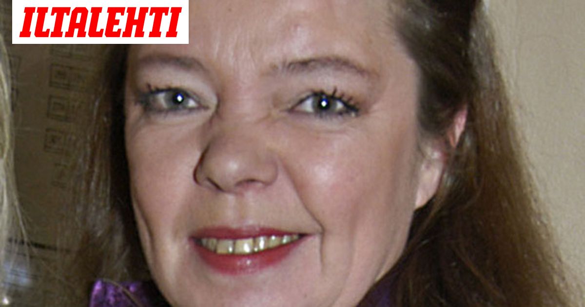 Työtön Anu Panula perusti teatterin