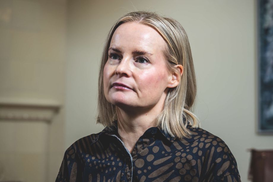 Postimees: Riikka Purra joutui lapsena selliin Tallinnan satamassa