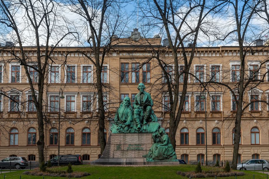 Ressun lukiolaiset tenttaavat presidenttiehdokkaita – Suora lähetys ...