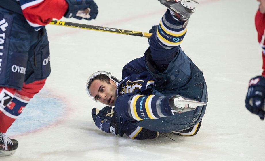 Bluesin Mahbod lensi ulos keihästämisestä