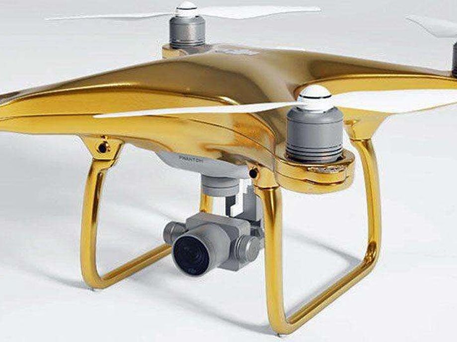 Helikopteri putosi taivaalta – syylliseksi epäillään dronea