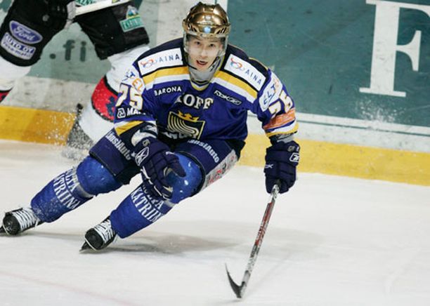 Martin Kariya Bluesista Bluesiin