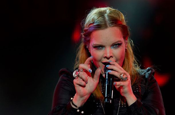 Ero Nightwish-yhtyeestä lokakuussa: Anette Olsson raskaana!