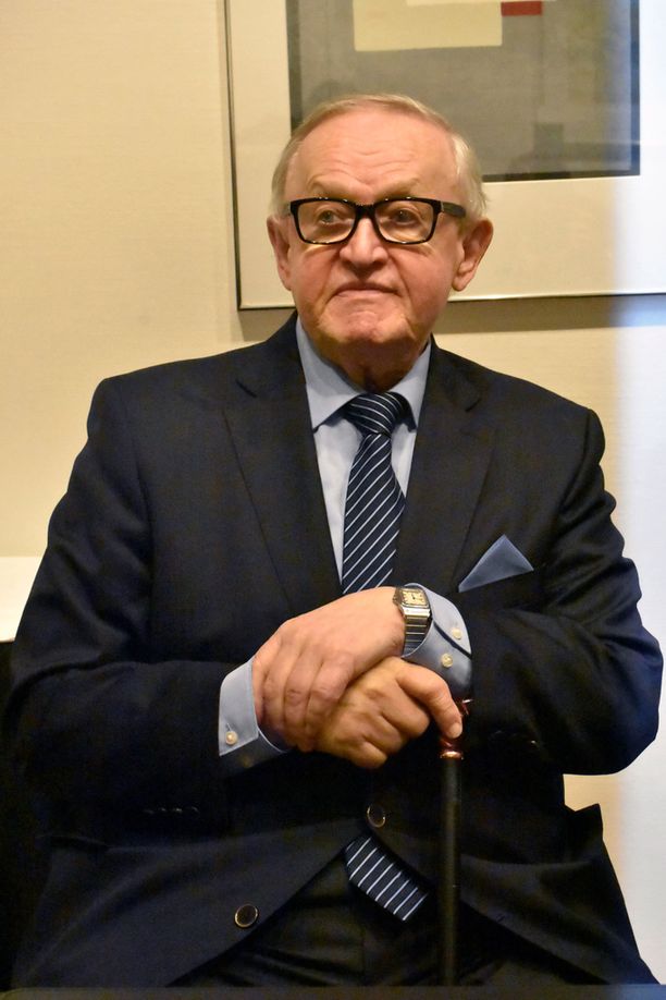 Presidentti Ahtisaari arvostelee kovin sanoin sekä YK:ta että USA:ta ...