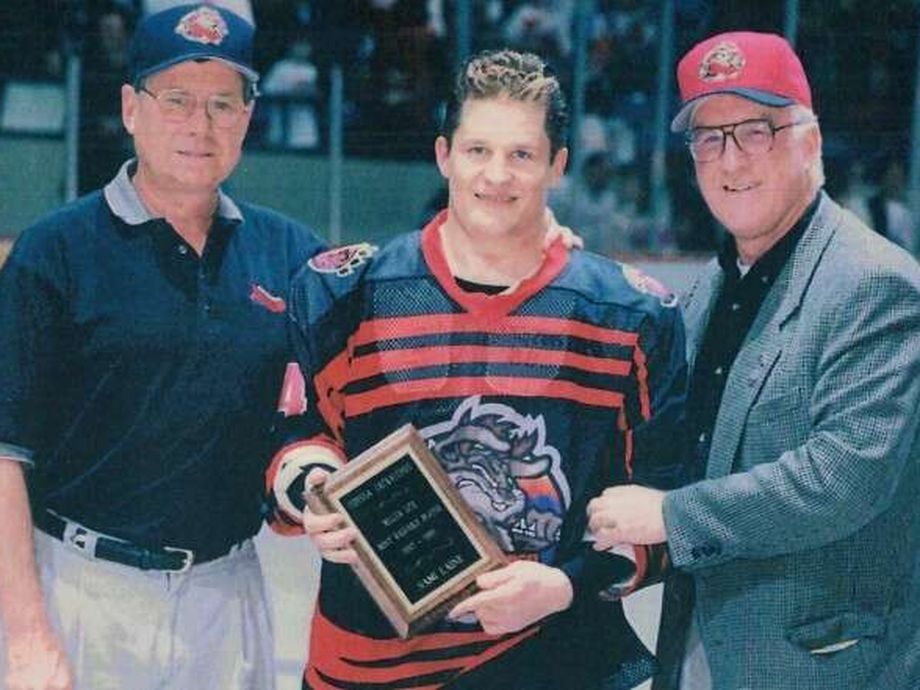 ”Naiset meinasivat heittää pikkuhousuja ja rintsikoita” – Sami Laine teki ennätyksen, johon edes ...