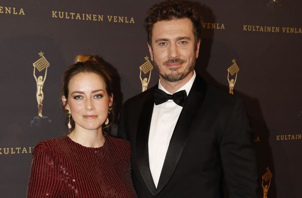 IS: Iina Kuustonen ja Sebastian Rejman erosivat