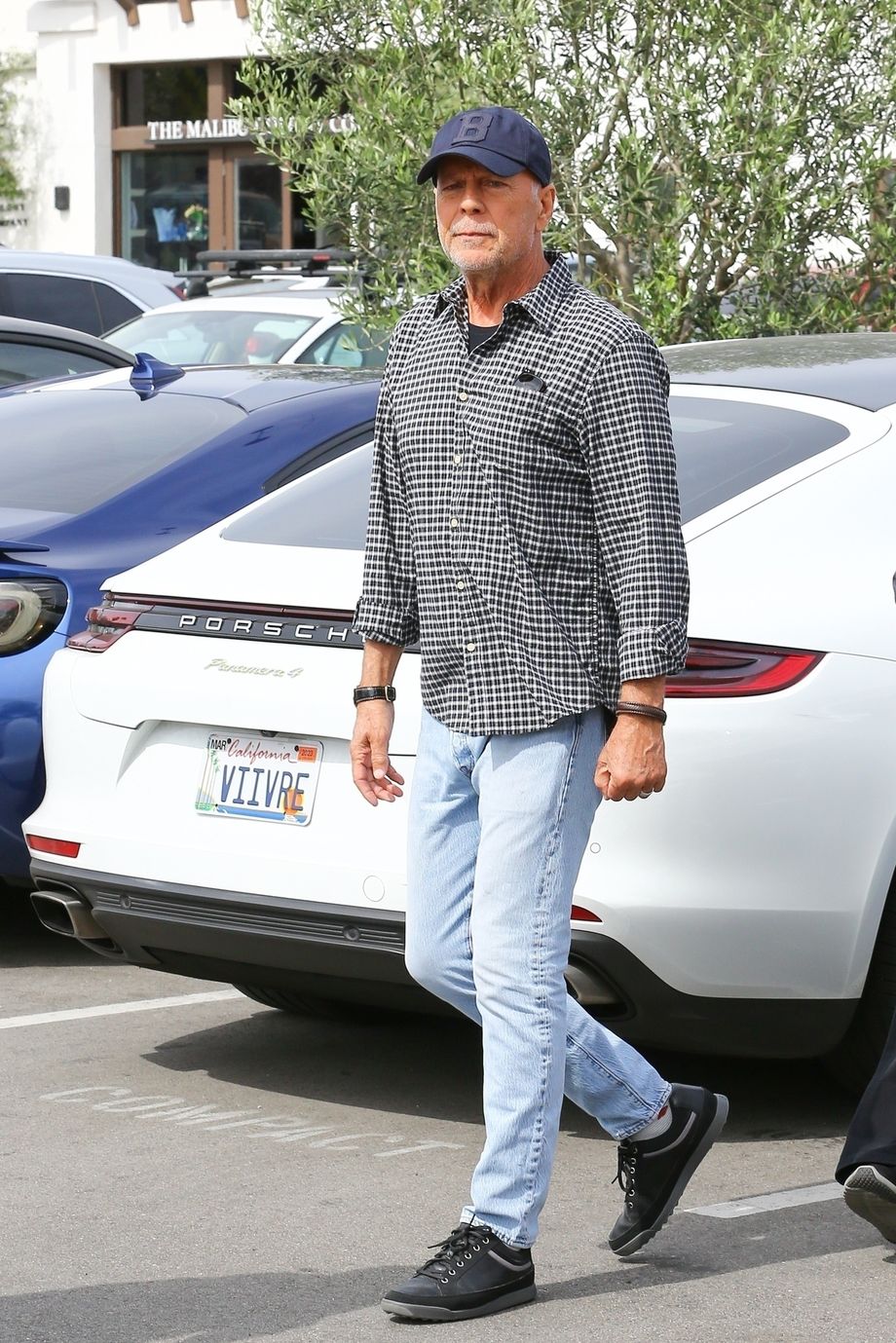 Bruce Willis tuoreissa kuvissa: seurue kiinnitti paparazzien huomion