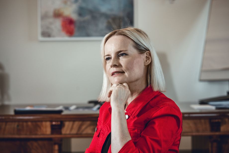 Entistä seikkaperäisempiä vihjauksia "Riikka" -nimimerkin rasistisista ...