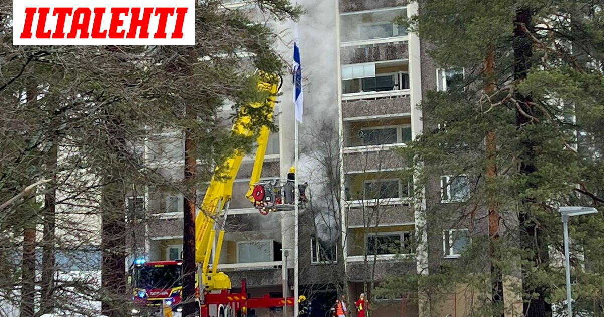 Video: Kerrostalossa voimakas tulipalo Jyväskylässä – Asukkaita pelastettiin parvekkeilta