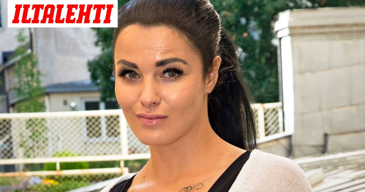 Nadia Ammouri poseeraa kasvattiäitinsä kanssa - julkaisi koskettavan ...