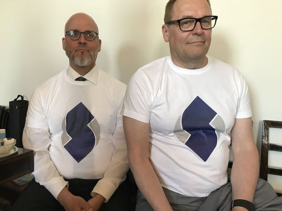 Sampo Terho kertoo, miten uusi logo syntyi ja mikä on sinisten linja ...