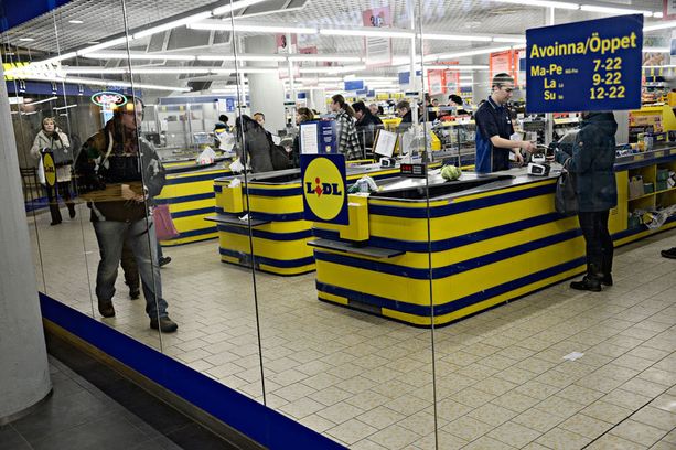 Lidl kuskaa maalla ilmaiseksi bussilla ostoksille