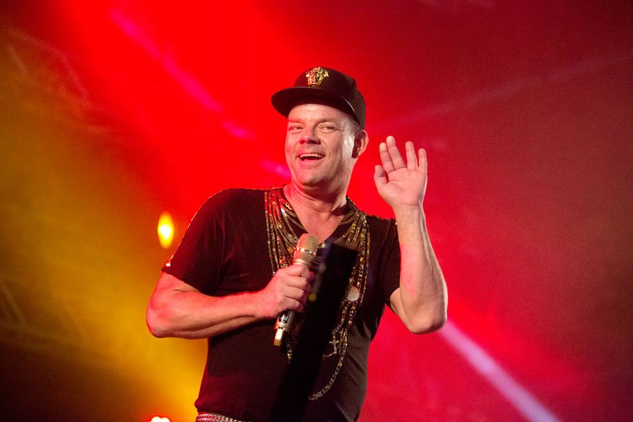 Jari Sillanpää julkaisi hauskan kuvan itsestään: "Sheivaus-onnettomuus"