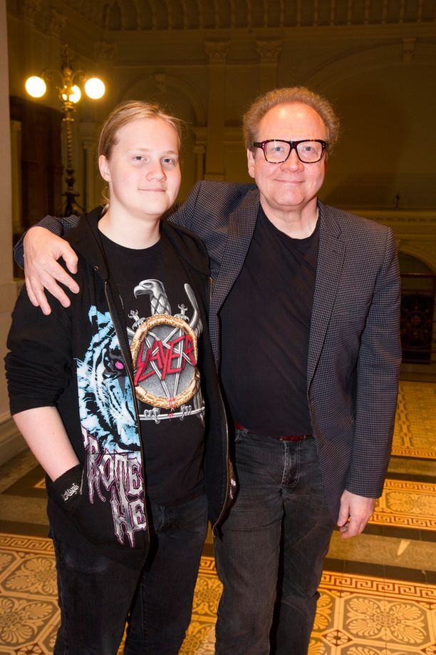 Jari Tervo edusti Kalle-poikansa kanssa: Nuorukaisesta tuli ...