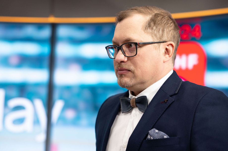 Antti Mäkinen suuttui Viaplayn suorassa lähetyksessä – ”Ei lasten korville”