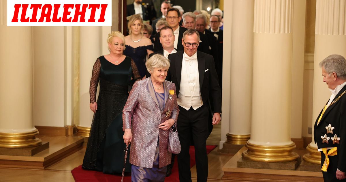 Elisabeth Rehn sai puhelun presidentti Niinistöltä