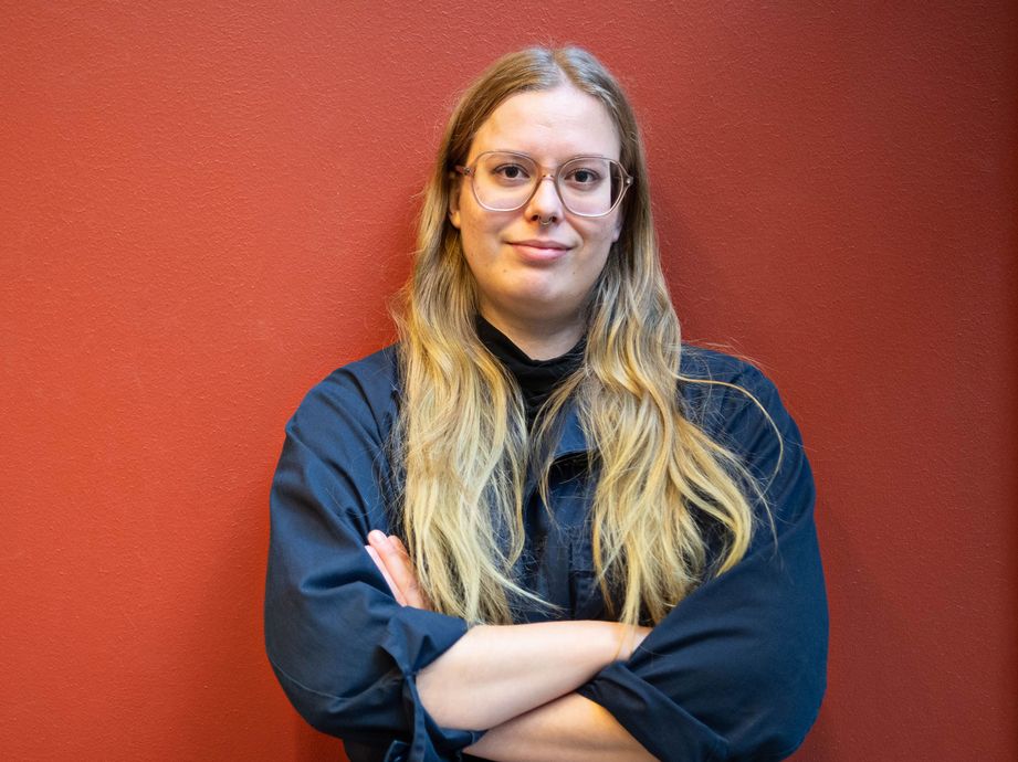 Vasemmistonuorten Pinja Vuorinen kutsuu itseään kommunistiksi