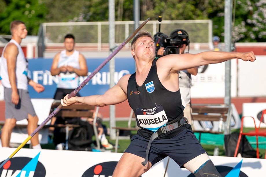 Toni Kuuselalta upea heitto! Keihäskarju vahvassa lyönnissä Pihtiputaalla