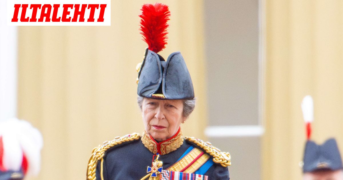 Hovi juhlisti kuningas Charlesia – Prinsessa Anne varasti huomion