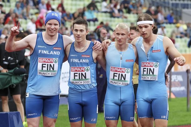 Samuel Purola ja pikaviestijoukkue: nimikirjoituksia pitkään