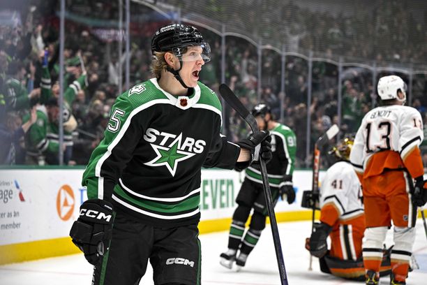 NHL: Miro Heiskanen syötti kolme maalia Starsin murskavoitossa
