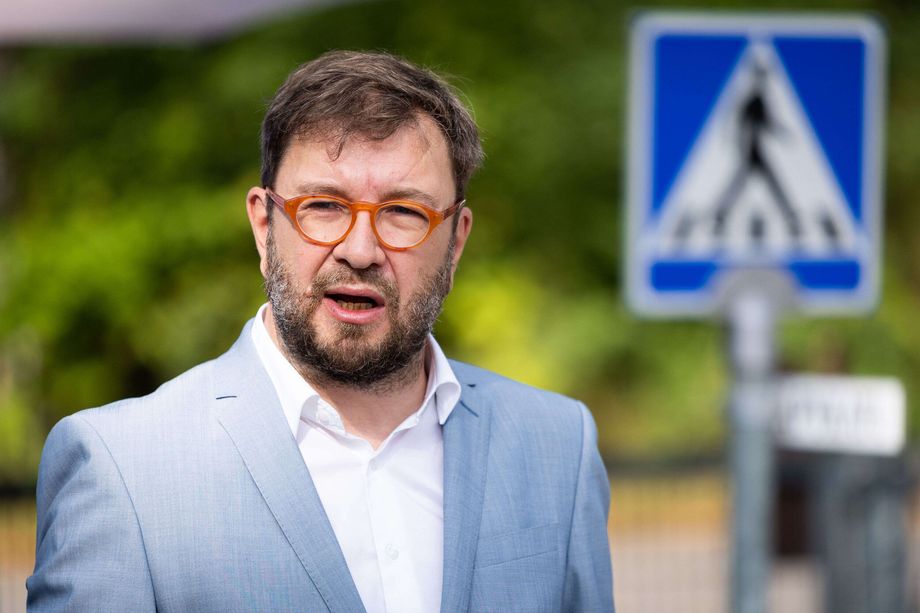 Timo Harakka: Osmo Soininvaara valehtelee – Taustalla kavallus