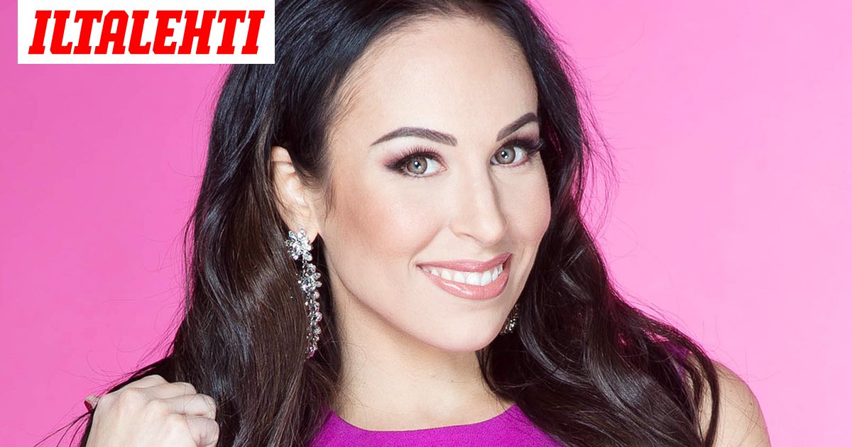 Janna julkaisi valokuvan hänen ja vauvan ensimmäisestä vaunukävelystä