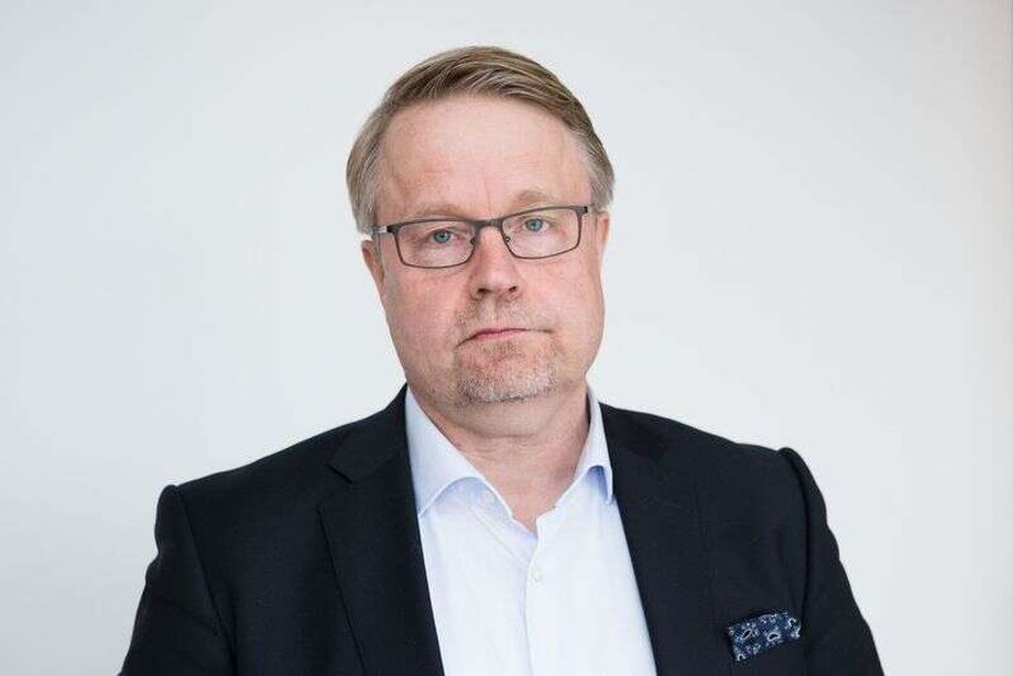 Matti Apunen jättää Evan - ”on säännöllisesti syytä luoda itsensä ...