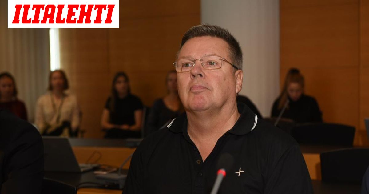 Jari Aarnio kuultavana käräjäoikeudessa, syytetään murhasta