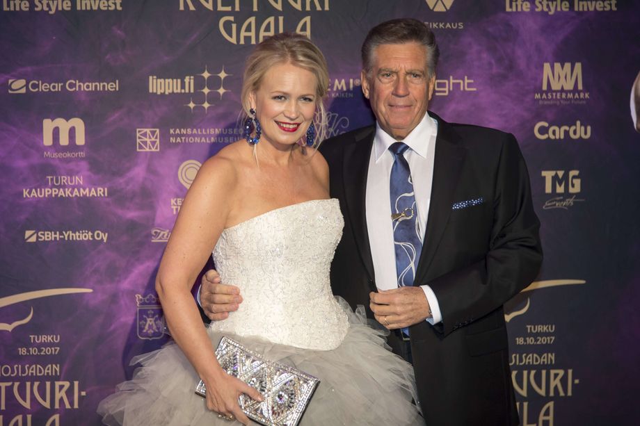 Reijo ja Johanna Oras 30 vuotta naimisissa: Juhlivat hääpäivää ...