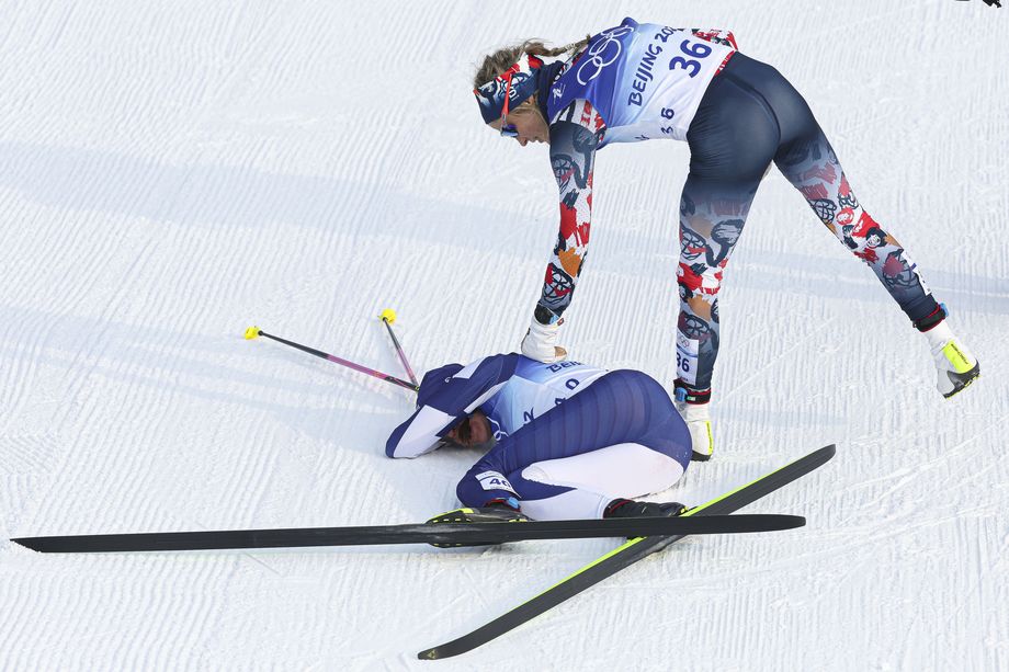 Kerttu Niskanen ja Therese Johaug Peking 2022: Niskanen hävisi kullan 0,4 sekunnilla