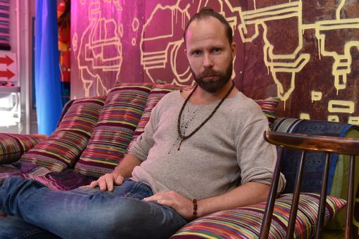 Tunna Milonoff hehkuttaa 19-vuotishääpäiväänsä: ”Yhteys täytyy löytää ...